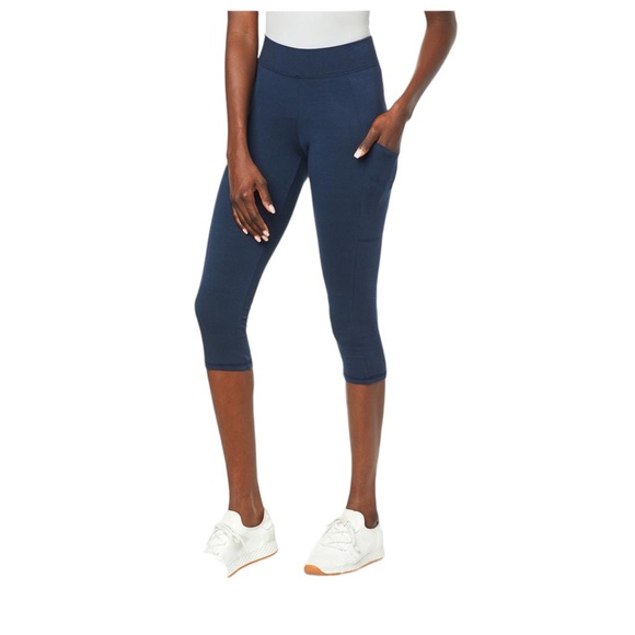 HUE | Pants & Jumpsuits | Nwt Hue Capri Leggings | Poshmark